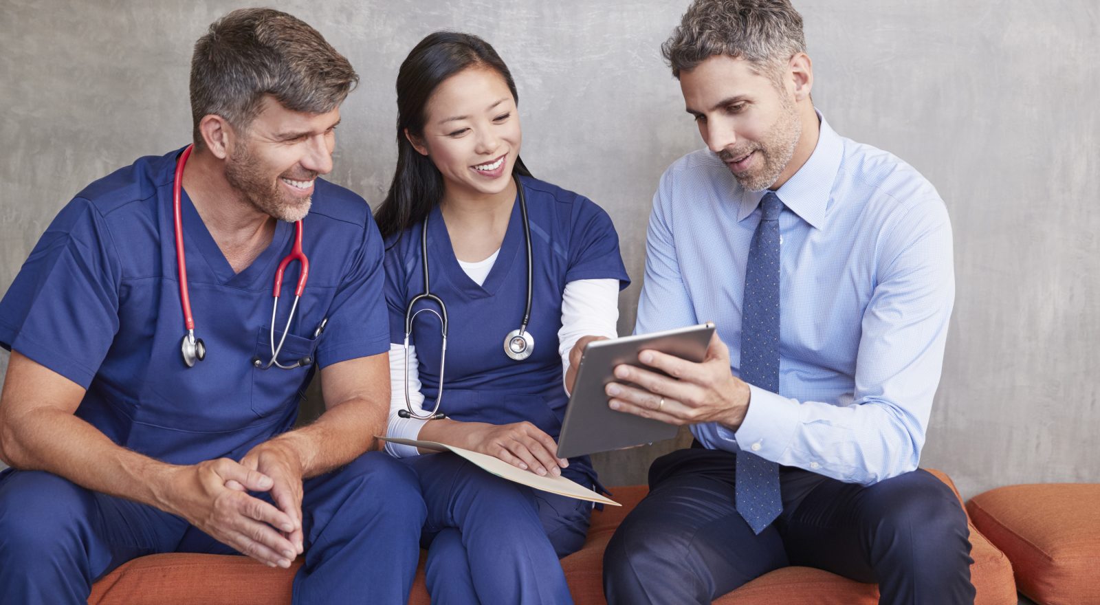 Training health professionals in the use of digital technologies - FBK ...